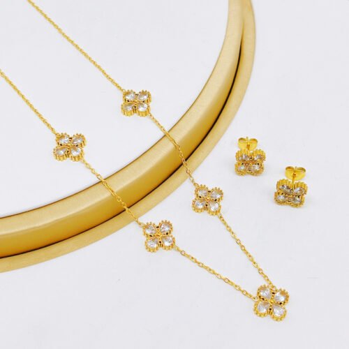 Elegant Clover Jewelry Collection – Necklaces, Sets & Charms